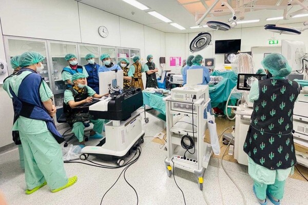 Roen Surgical demonstrates AI-powered kidney stone surgery robot in ...