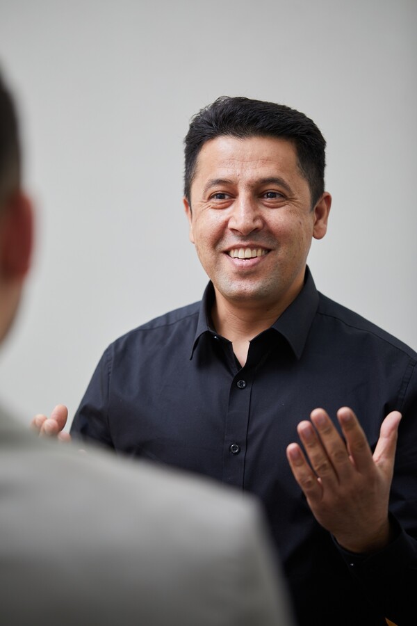 [Interview] An Afghan dentist built a clinic in a war zone. Vatech gave ...