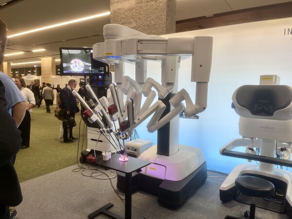 Why Intuitive launched da Vinci 5 in Korea first, as Asia ramps up robotics