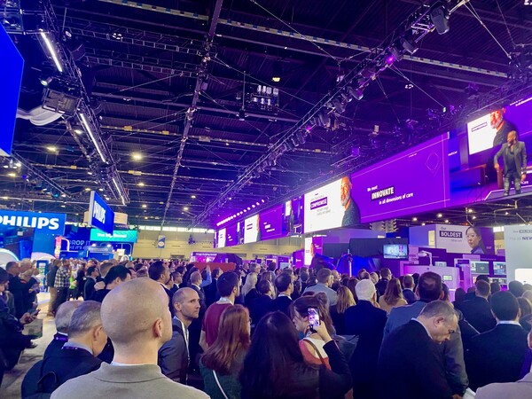 [RSNA 2025] Imaging giants, Korean AI upstarts battle for the workflows ...